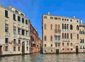 How Do the Buildings in Venice Stay Afloat? - Venice In Sight